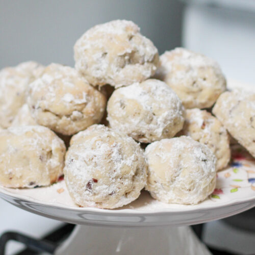 Besos de Nuez Recipe - Cueva's Kitchen